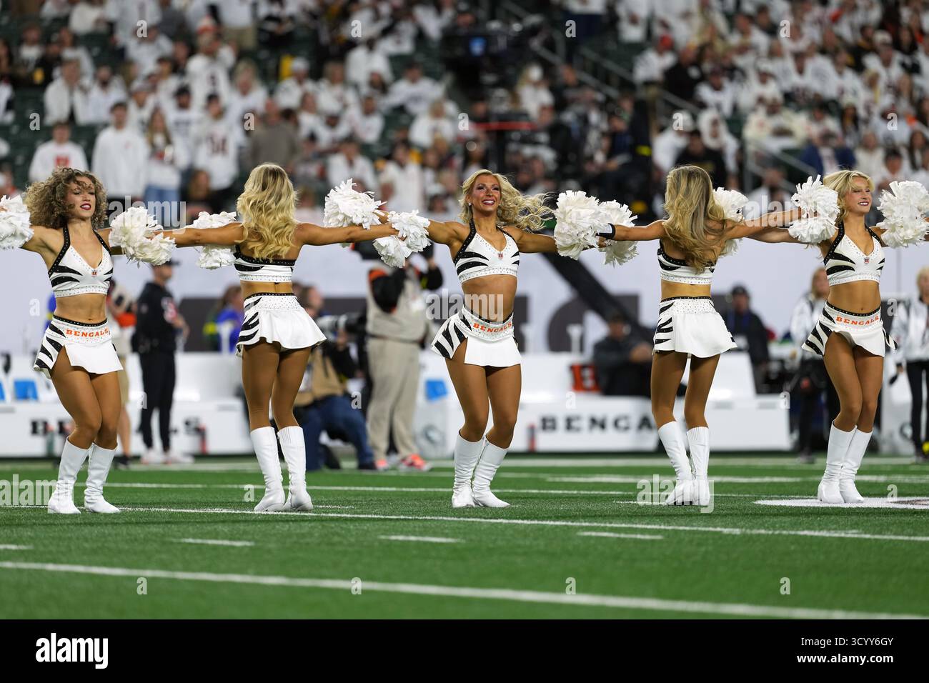 The Cincinnati Ben-Gals cheerleaders perform before an NFL football ...
