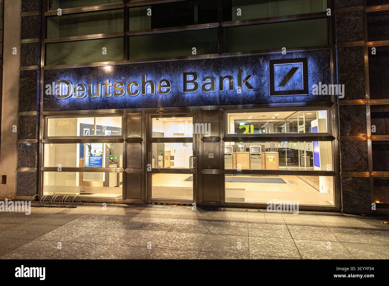 Berlin, Berlin, Germany. 20th Oct, 2025. Storefronts along Berlin's ...