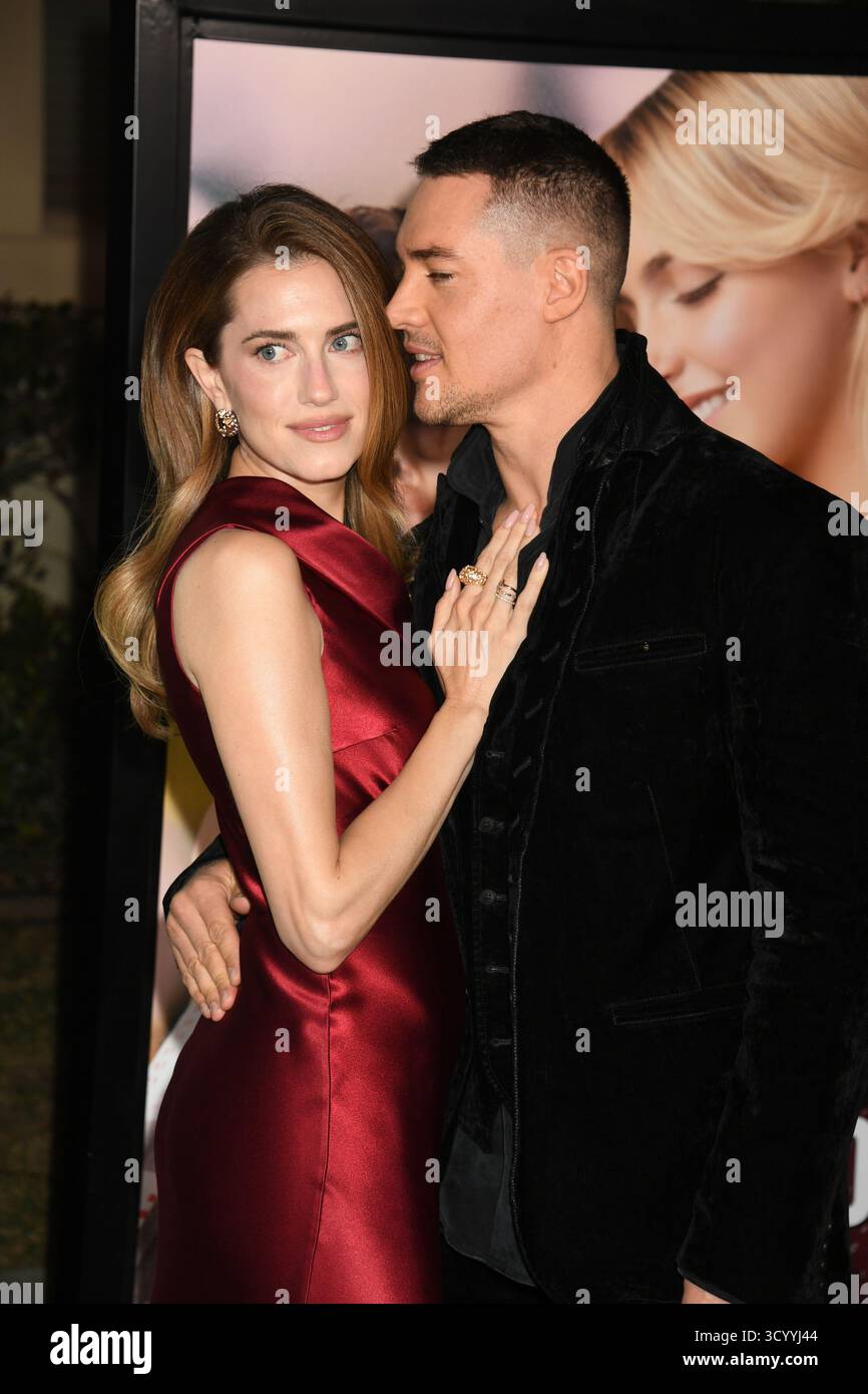 LOS ANGELES, CA - OCTOBER 20: Allison Williams and Alexander Dreymon at ...