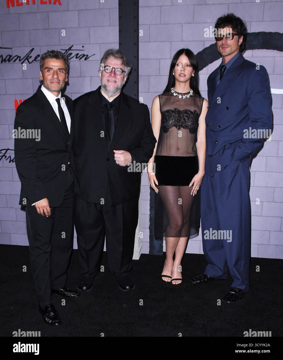 Photo by: Patricia Schlein/STAR MAX/IPx 2025 10/20/25 Oscar Isaac ...