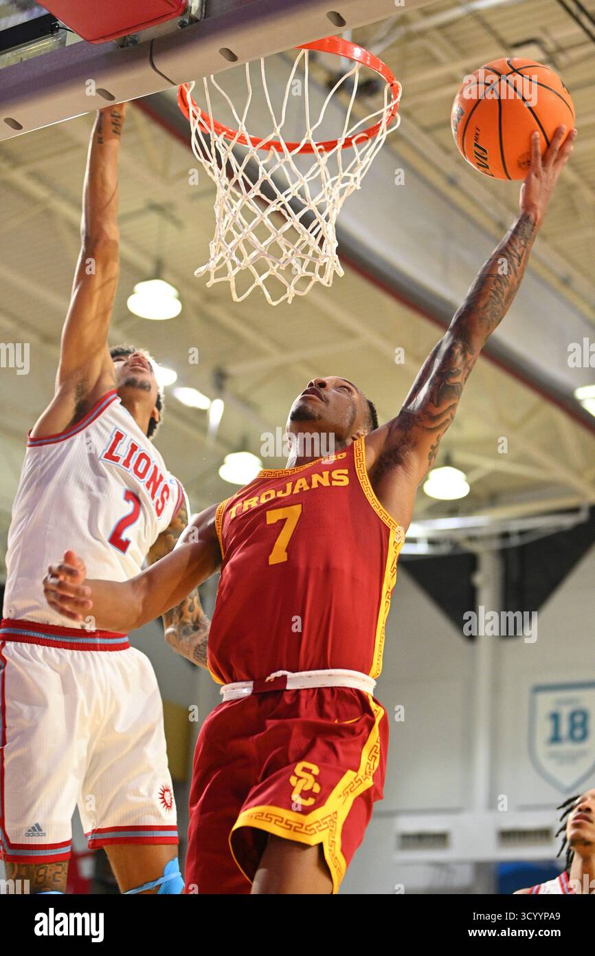 LOS ANGELES, CA - OCTOBER 18: USC Trojans guard Jordan Marsh (7) drives ...