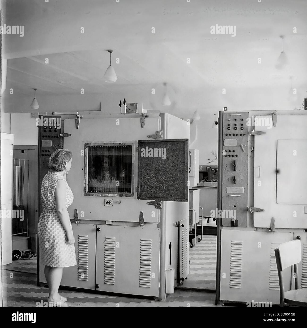 1960s woman engineer black and white hi-res stock photography and ...