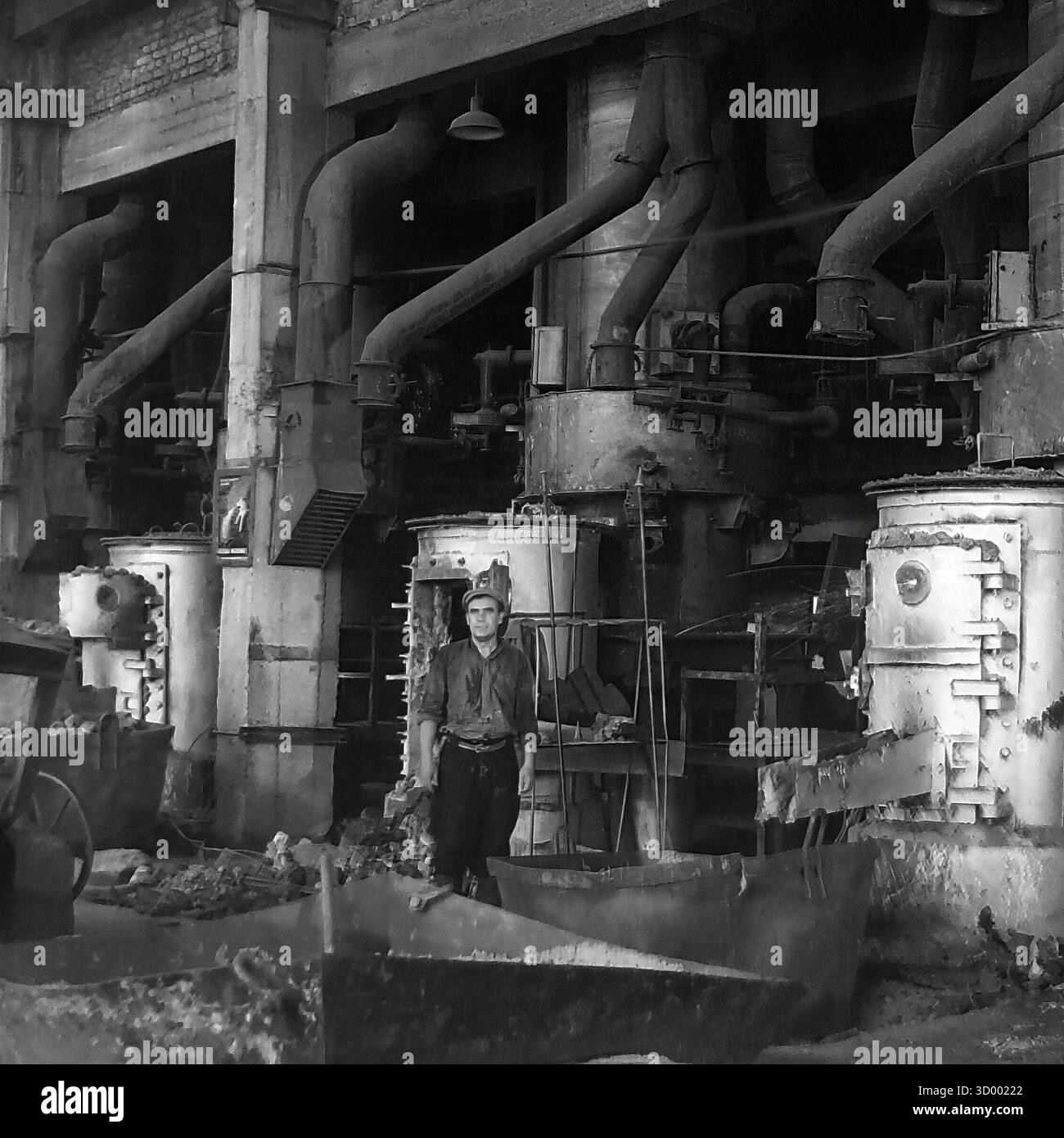 Massive industrial machine manufacturing glass hi-res stock photography ...