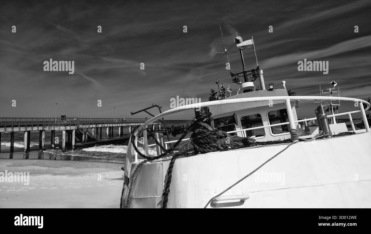 Service vessel fishing boats hi-res stock photography and images - Alamy