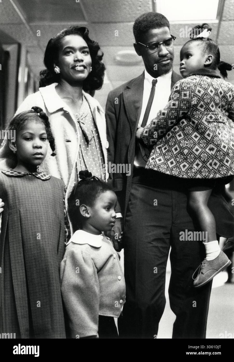 Malcolm X Year : 1992 USA Directed by Spike Lee Angela Bassett, Denzel ...