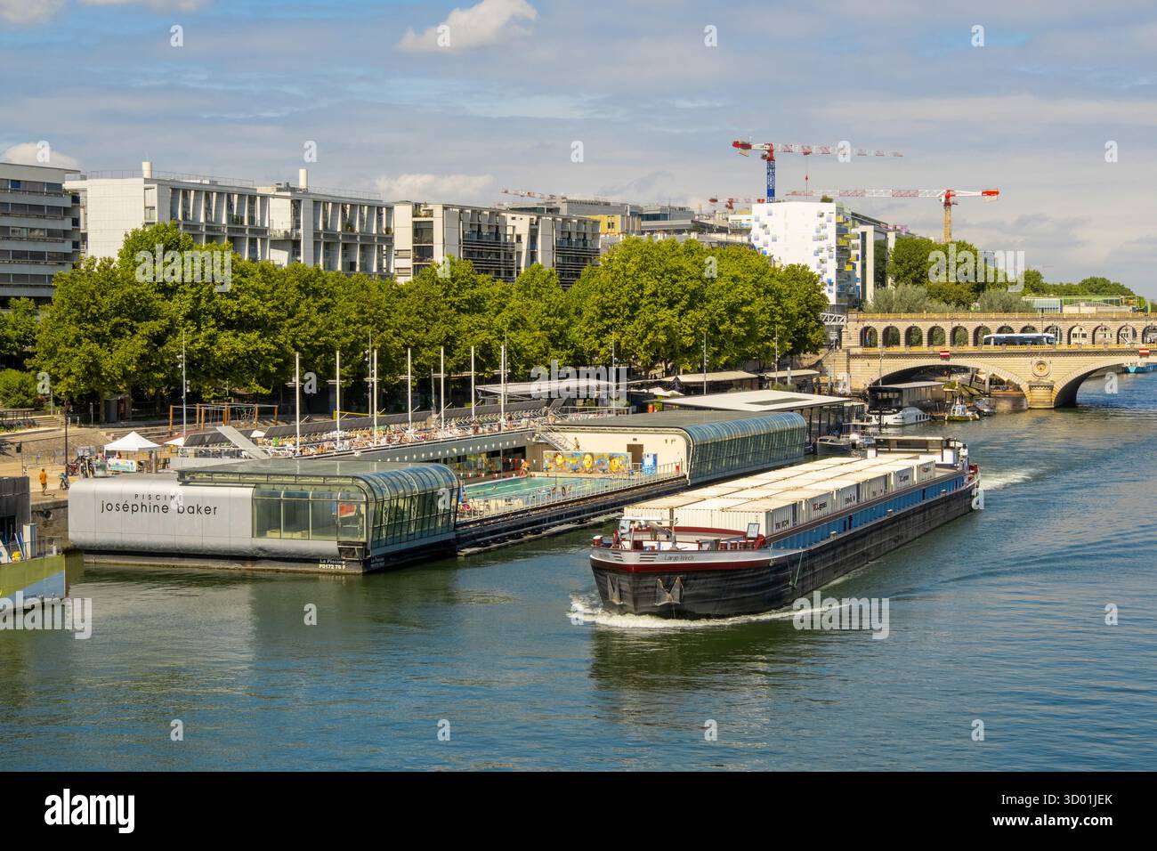 Quai de bercy paris swimming hi-res stock photography and images - Alamy