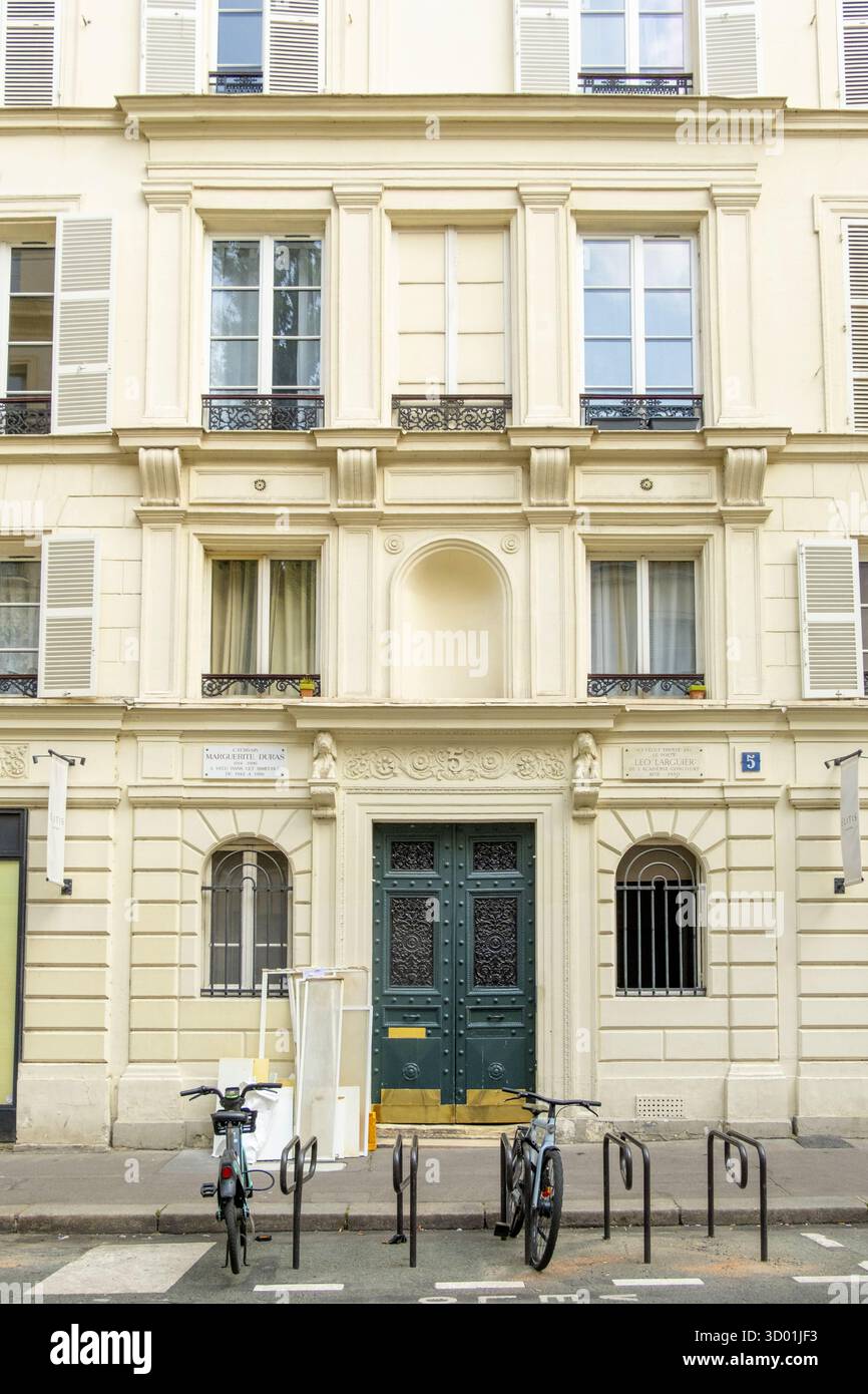 Marguerite duras rue saint benoit hi-res stock photography and images ...