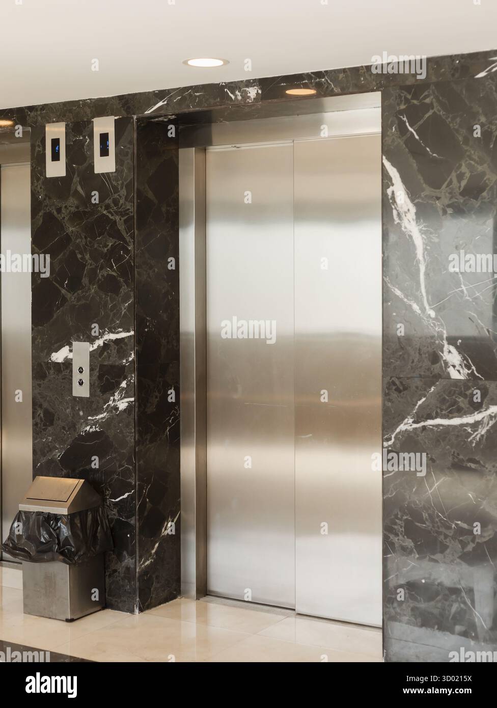 Lobby features modern elevator hi-res stock photography and images - Alamy
