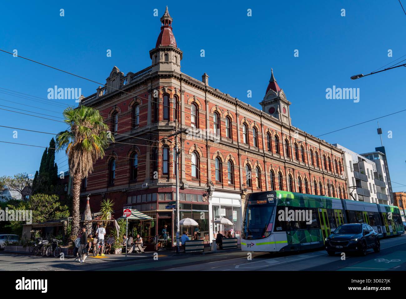 Commercial building on brunswick hi-res stock photography and images ...