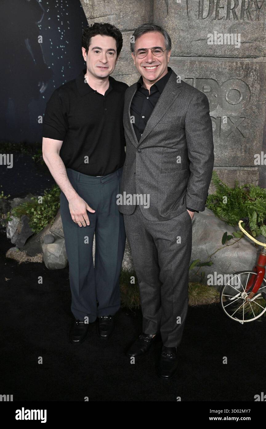 Jason Fuchs und Brad Kane bei der Premiere der HBO-Serie It: Welcome to ...