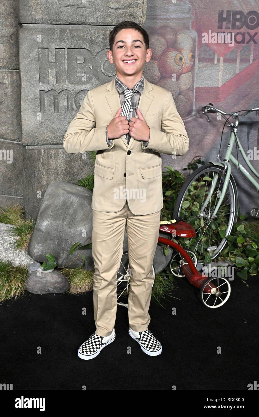 Arian S. Cartaya bei der Premiere der HBO-Serie 'It: Welcome to Derry ...