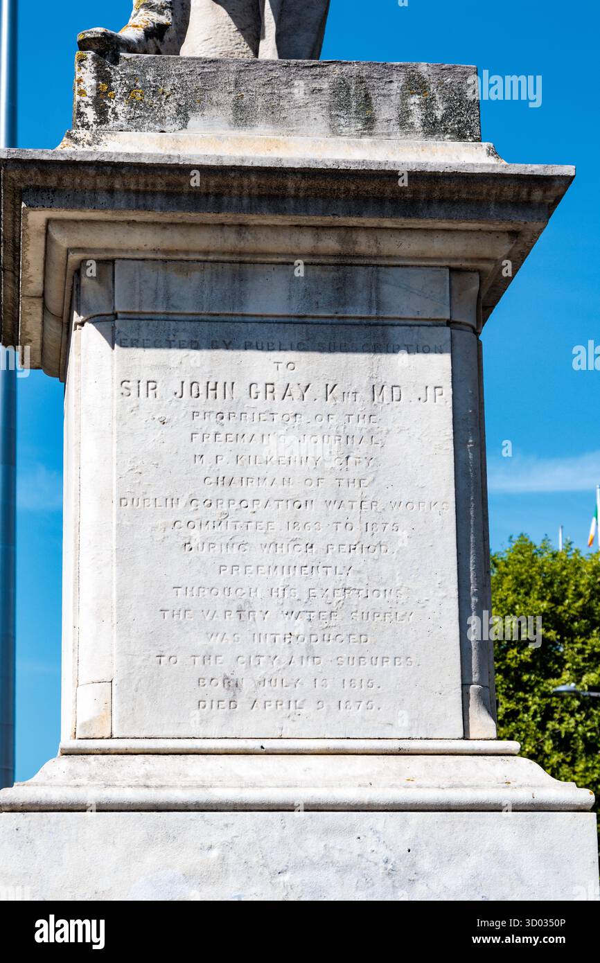 Sir John Gray Statue: monument in O’Connell Street, Dublin, Eire ...