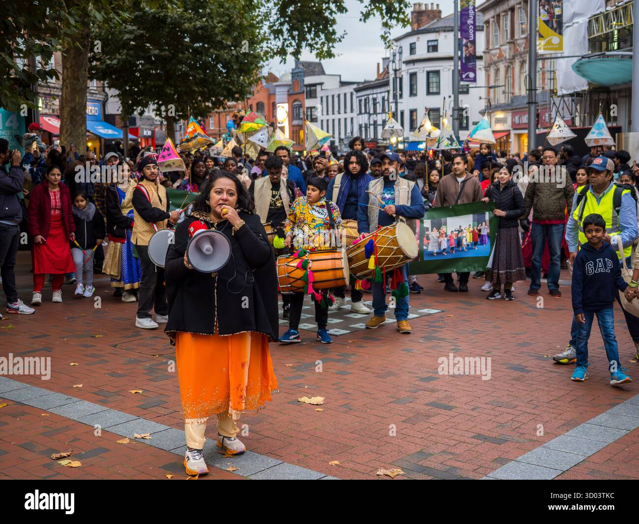 Drummers and crowds, Dipavali, Diwali, Hindu festival of lights ...