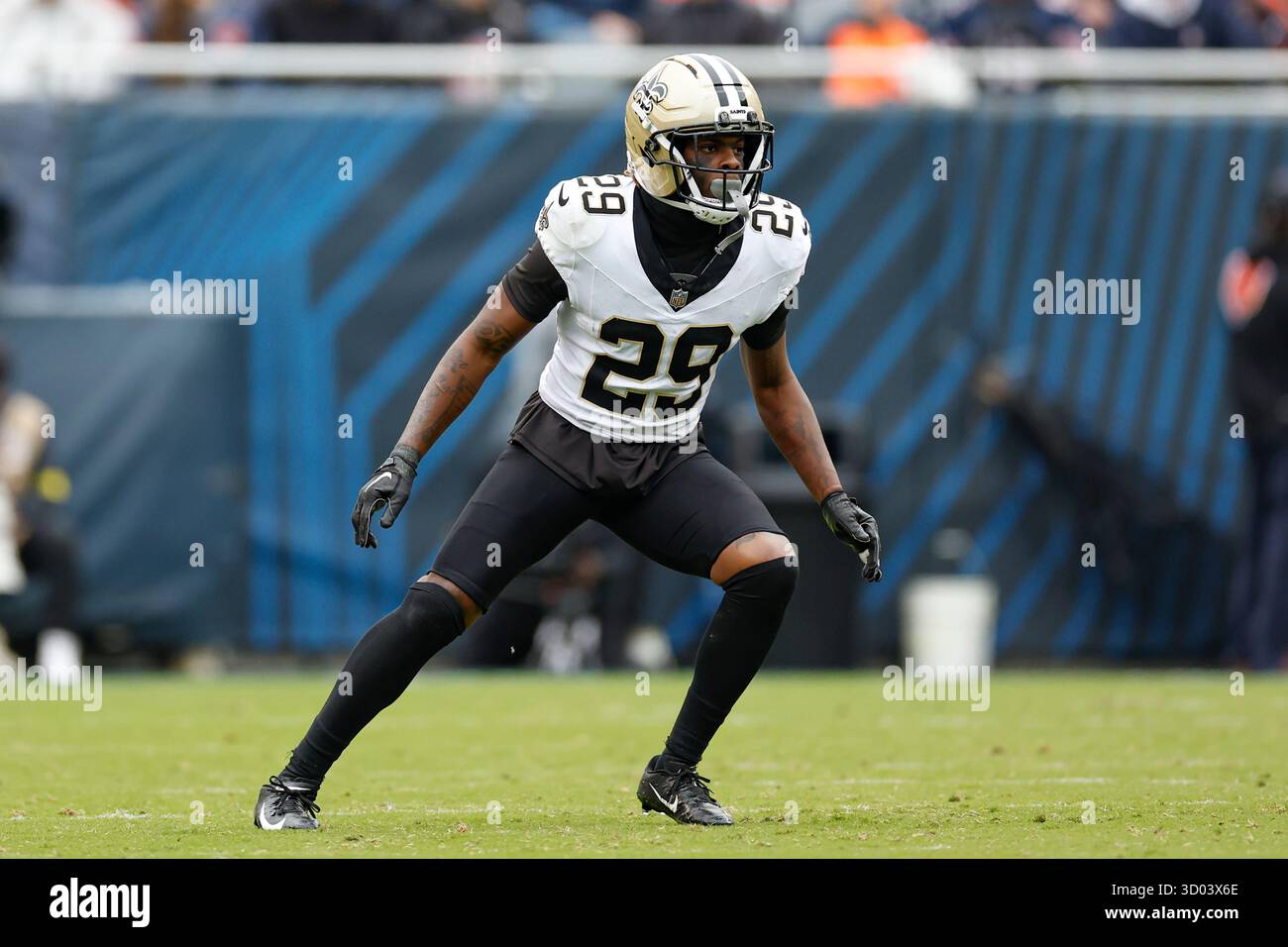 New Orleans Saints cornerback Quincy Riley (29) lines up during the ...