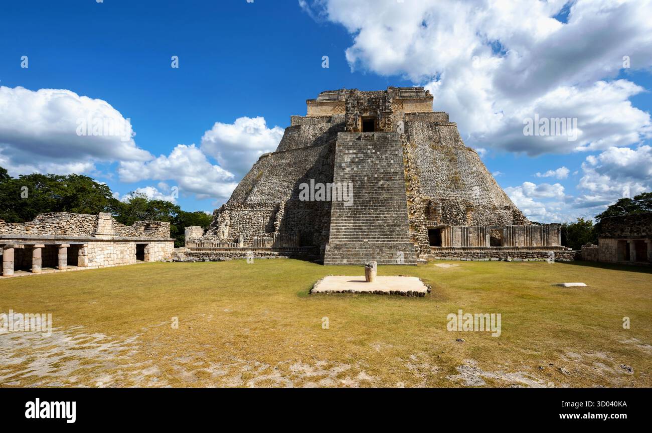 Pyramid mexico maya uxmal hi-res stock photography and images - Alamy