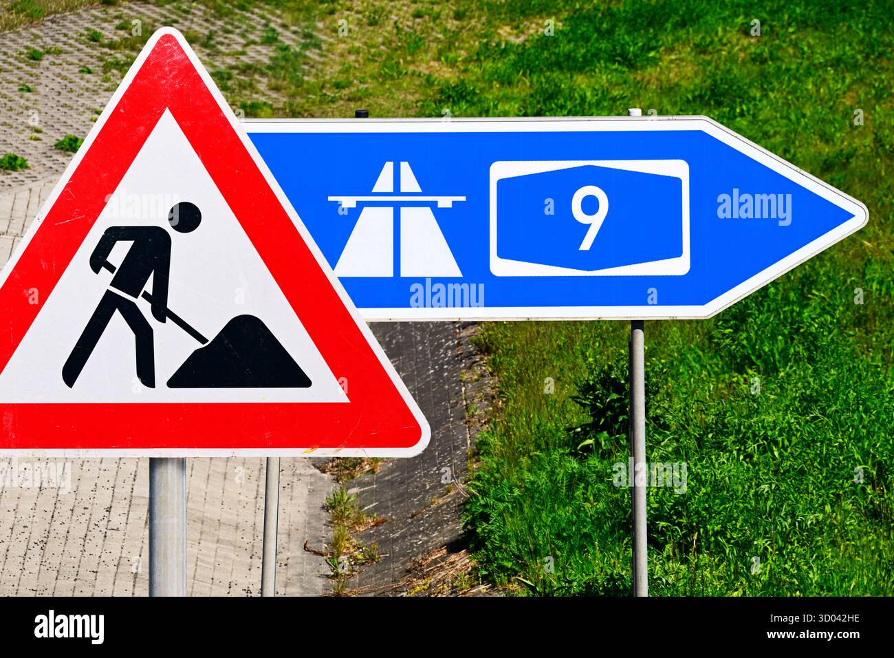 FOTOMONTAGE, Ausfahrt-Schild einer Autobahn mit Aufschrift A9 und ...