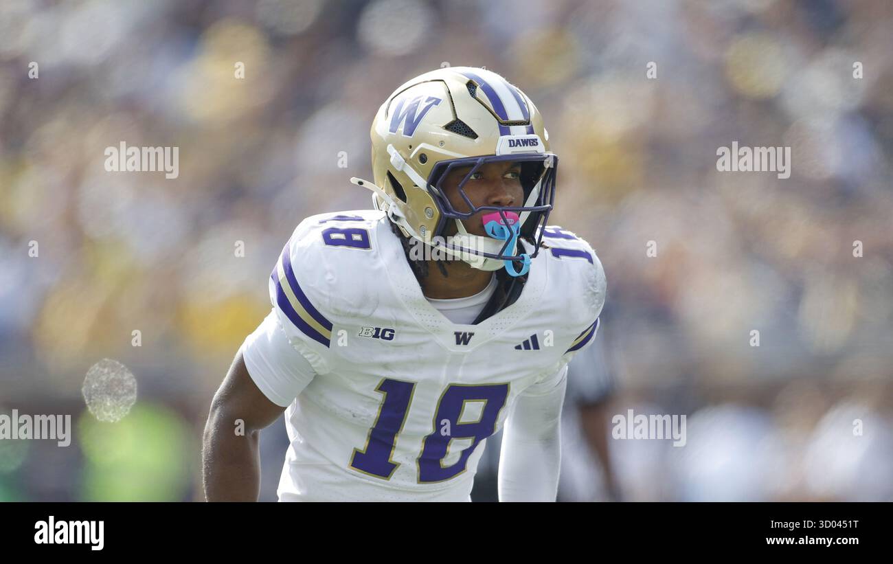 Washington's Rylon Dillard-Allen plays during an NCAA football game on ...
