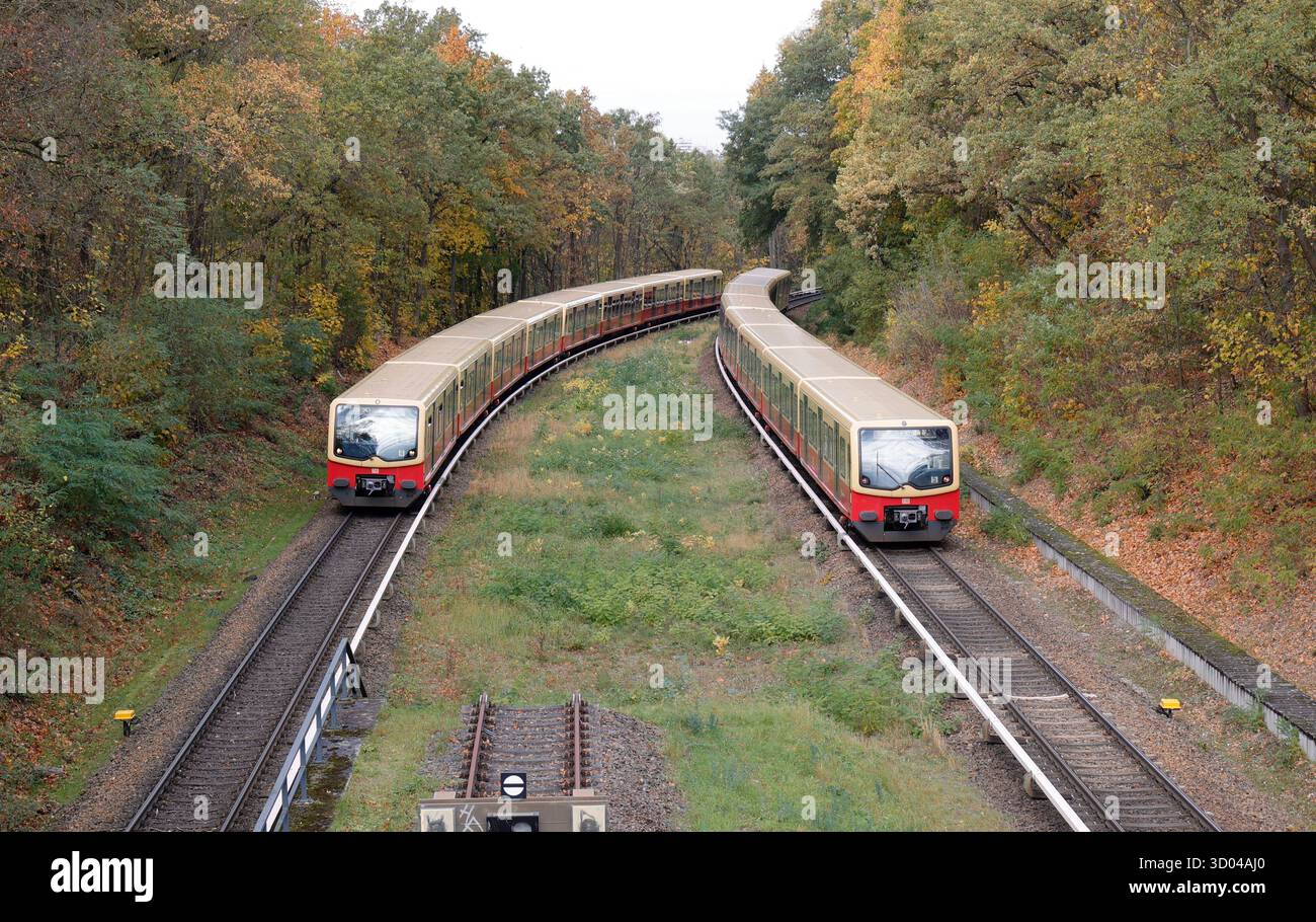 Berlin, Spandau, S-Bahn-Linie S3 *** Berlin, Spandau, S-Bahn line S3 ...