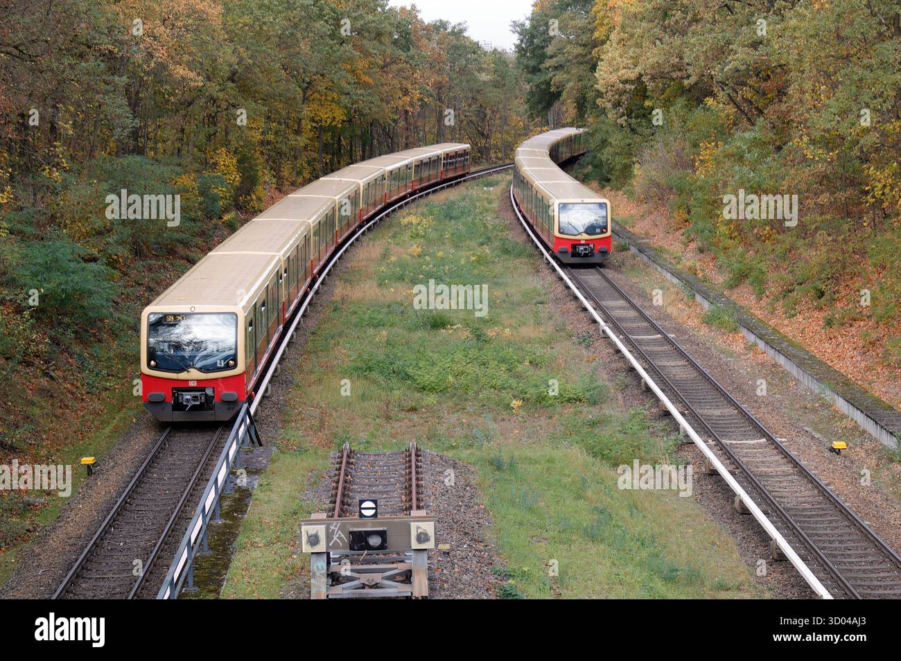 Berlin, Spandau, S-Bahn-Linie S3 *** Berlin, Spandau, S-Bahn line S3 ...