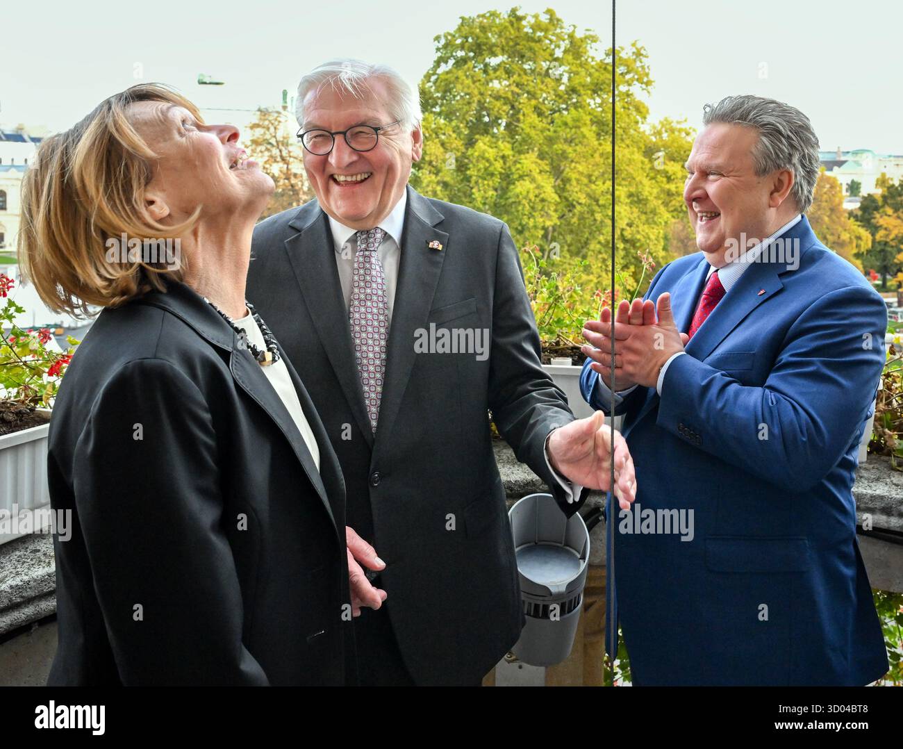 Wien, Austria. 21st Oct, 2025. Federal President Frank-Walter ...