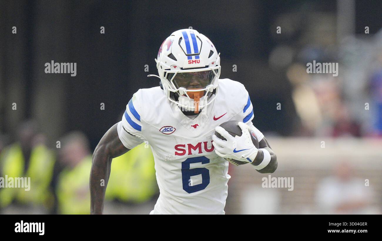 SMU running back Chris Johnson Jr. (6) plays against Clemson in the ...