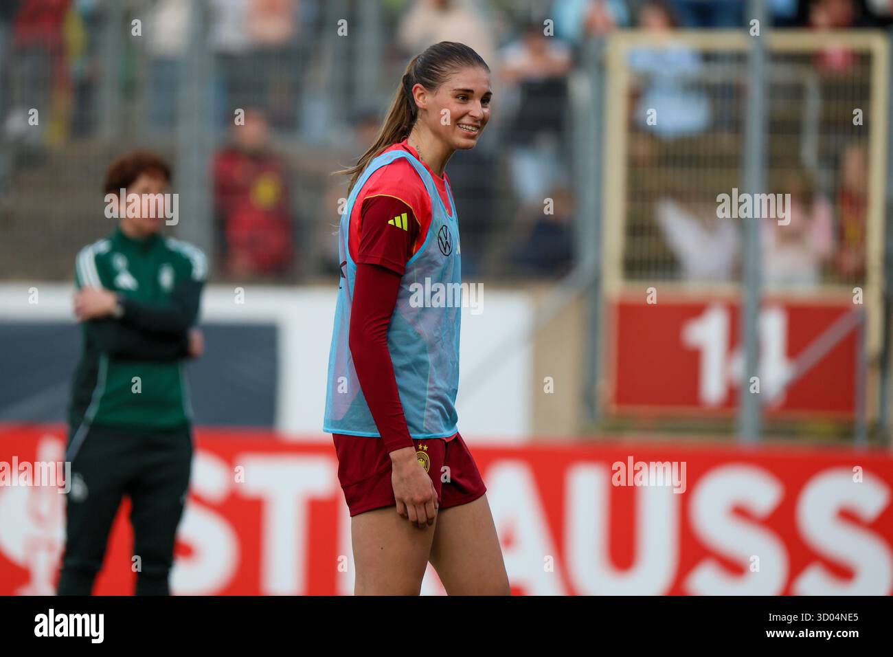 Düsseldorf, Deutschland 20. Oktober 2025: Fußball-Frauen ...