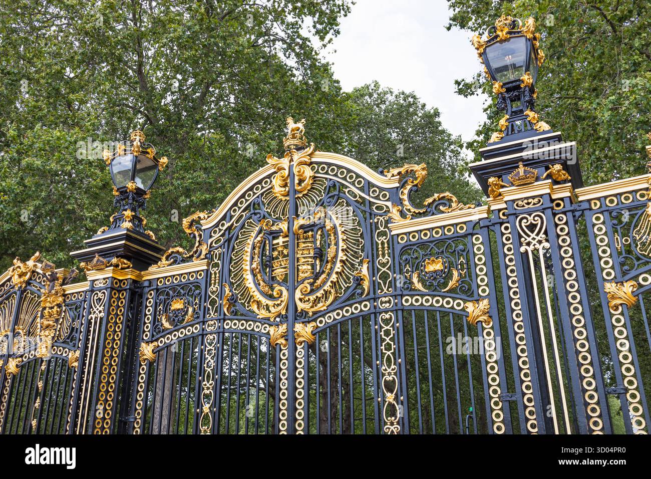 Ornate wrought iron gates hi-res stock photography and images - Alamy
