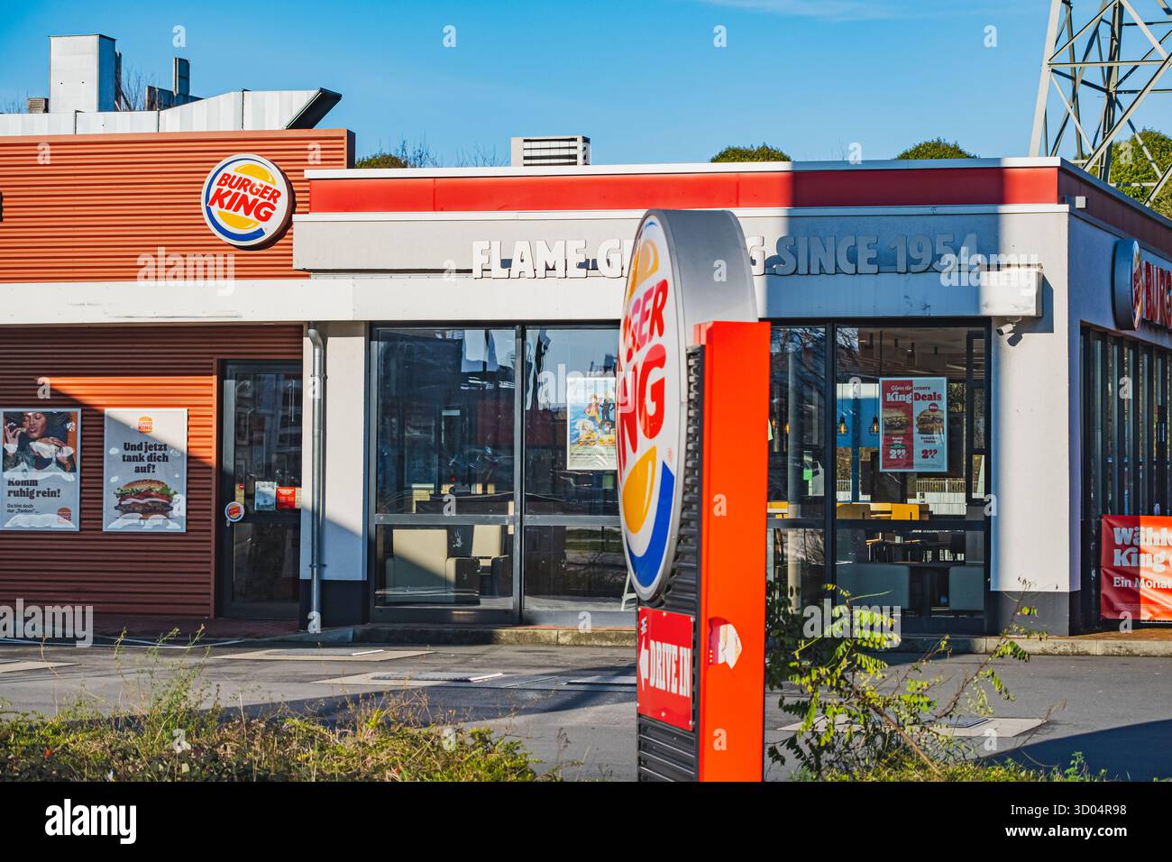 Burger king storefront on sunny hi-res stock photography and images - Alamy