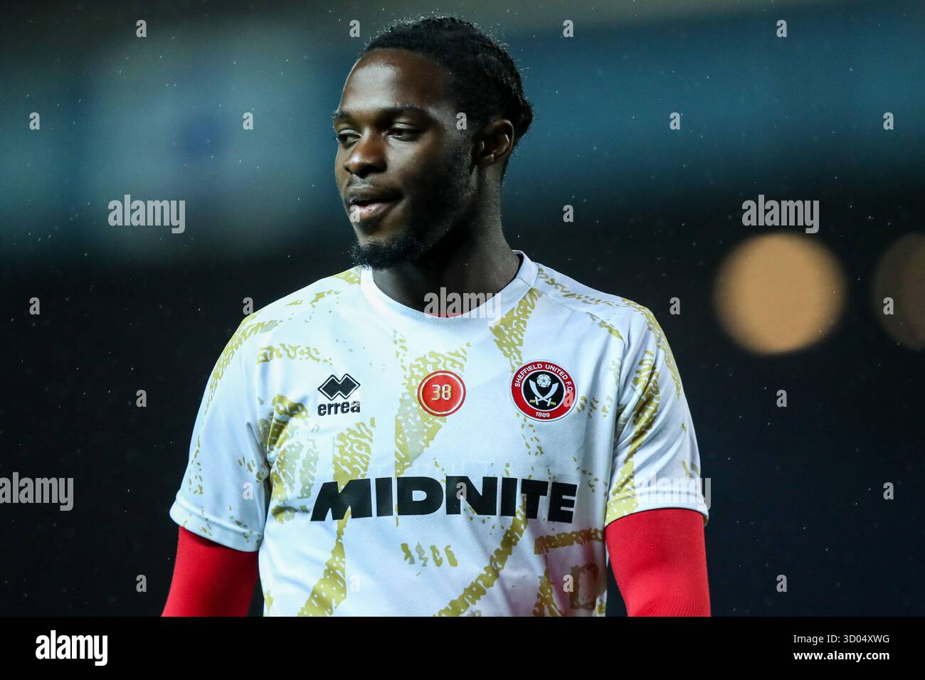 Femi Seriki of Sheffield United warms up ahead of the Sky Bet ...