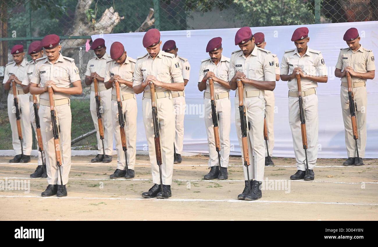 PATNA, INDIA - OCTOBER 21: Police personnel pay tribute to martyrs on ...
