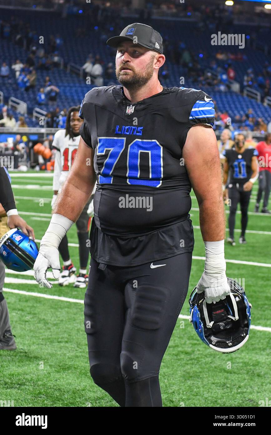DETROIT, MICHIGAN - OCTOBER 20: Dan Skipper #70 of the Detroit Lions ...