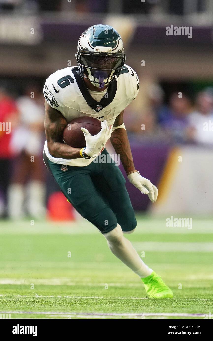 Philadelphia Eagles wide receiver Devonta Smith (6) runs with the ...
