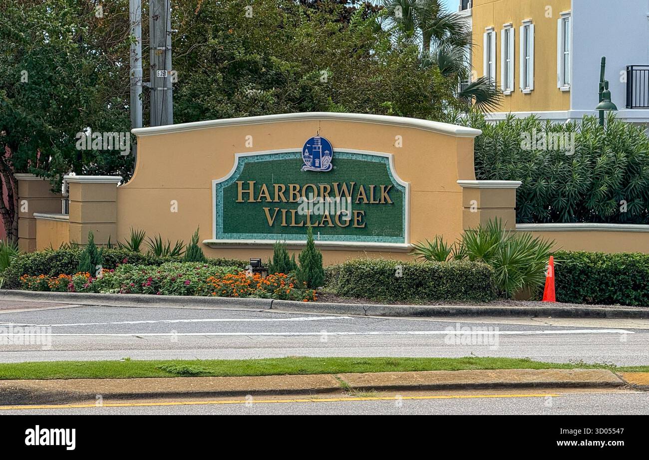 Harborwalk village activities hi-res stock photography and images - Alamy
