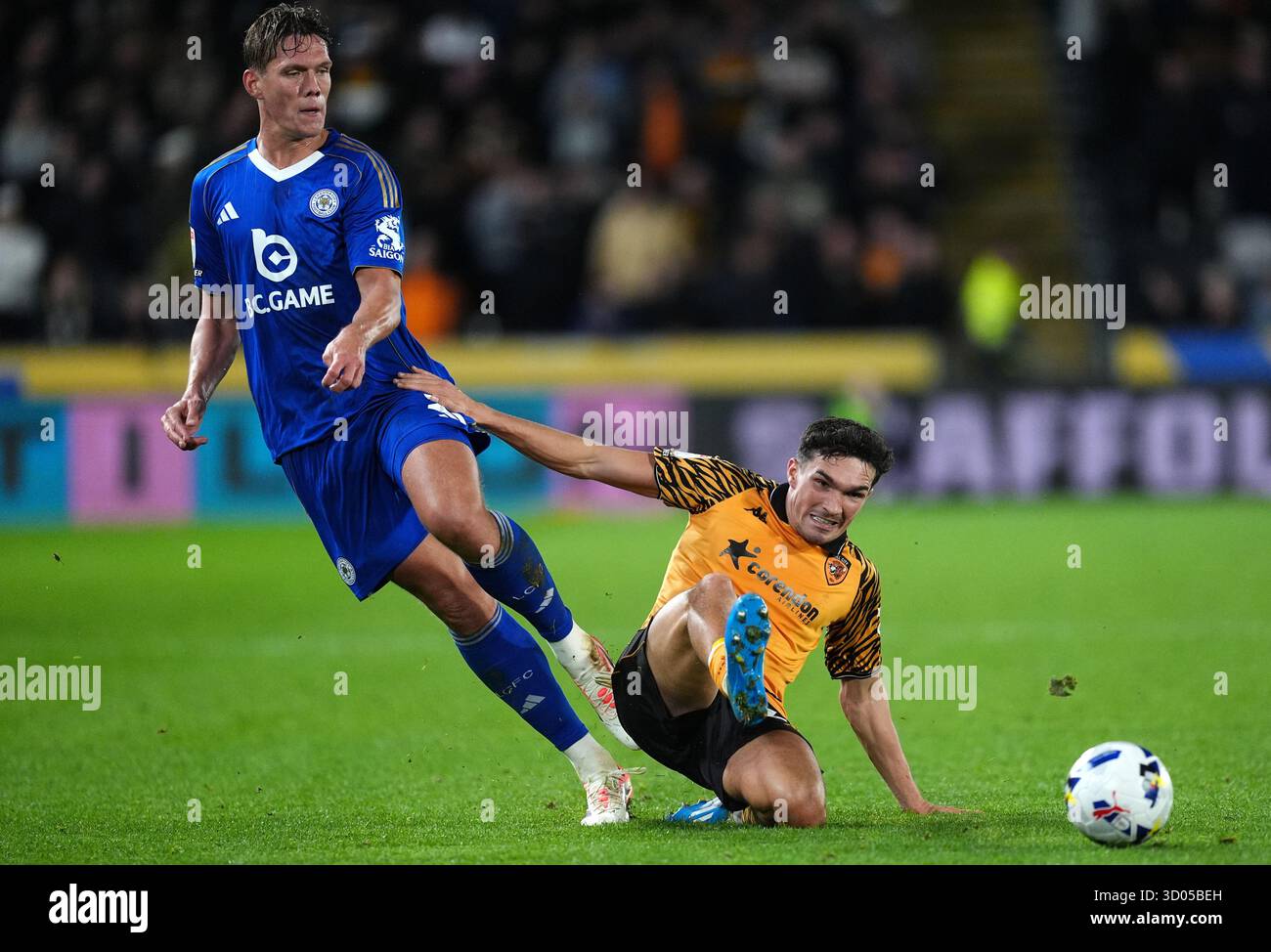 Leicester City's Jannik Vestergaard (left) and Hull City's Kyle Joseph ...