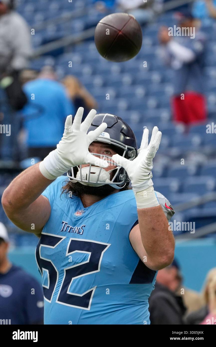 Tennessee Titans guard Corey Levin (62) warms up before an NFL football ...