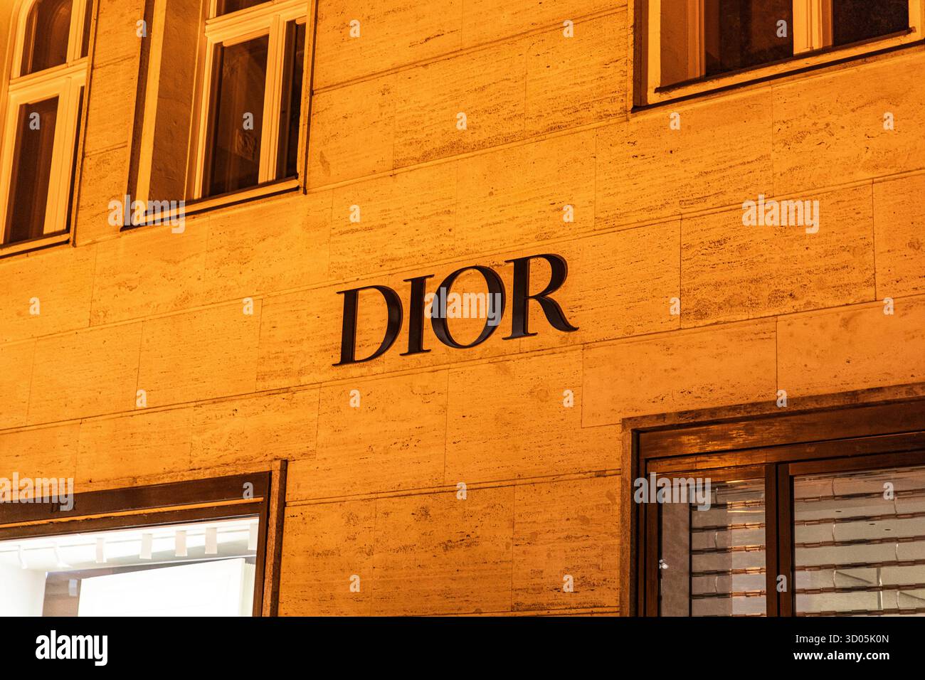Berlin, Berlin, Germany. 20th Oct, 2025. Storefronts along Berlin's ...