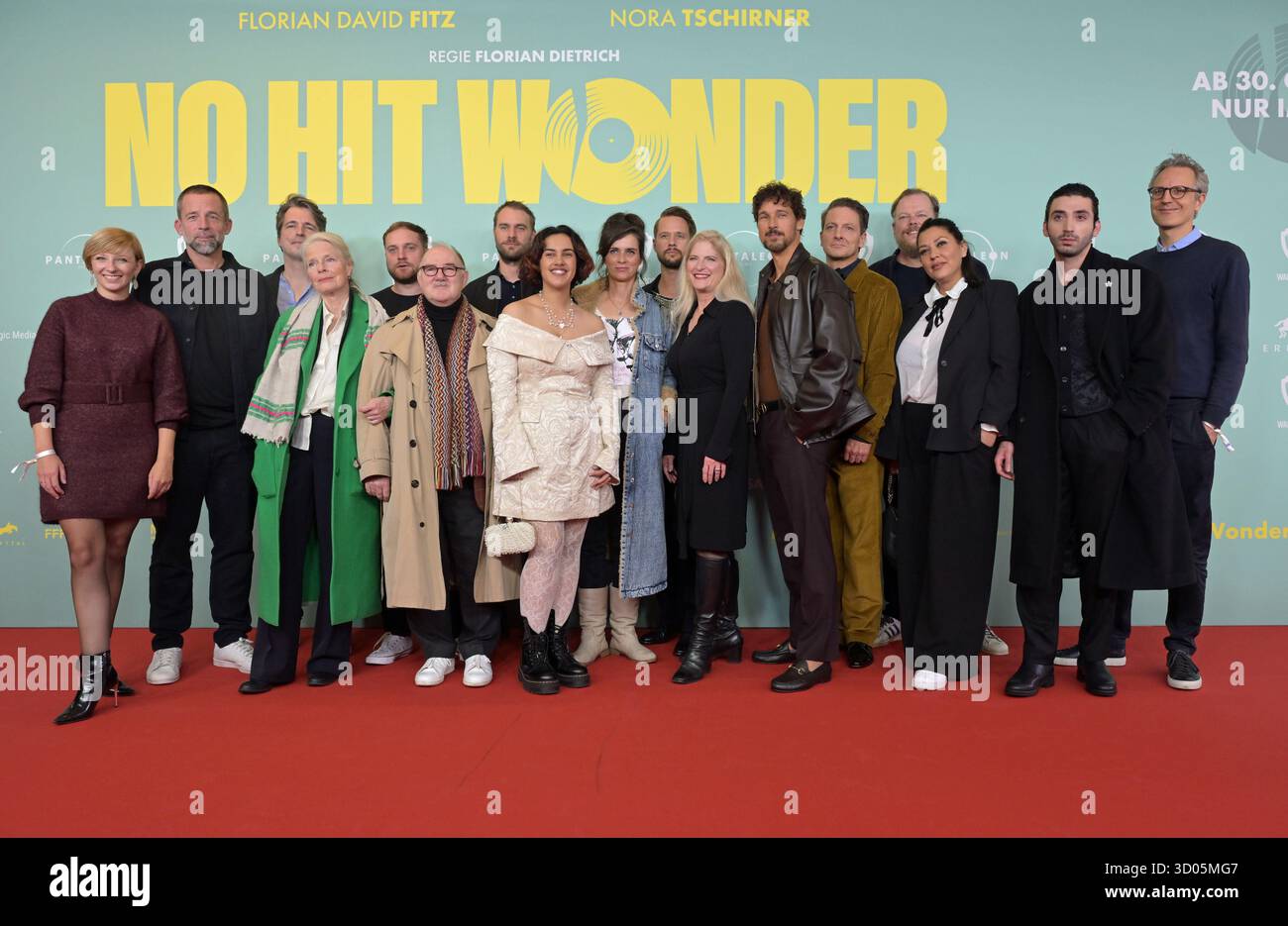 21 October 2025, Bavaria, Munich: Members of the cast of the film "No ...