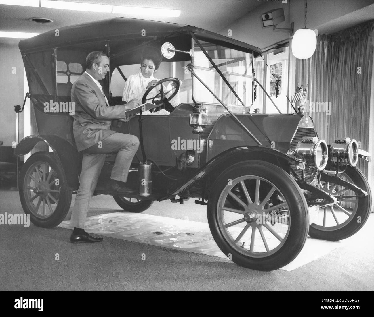 Vehicle in showroom Black and White Stock Photos & Images - Alamy