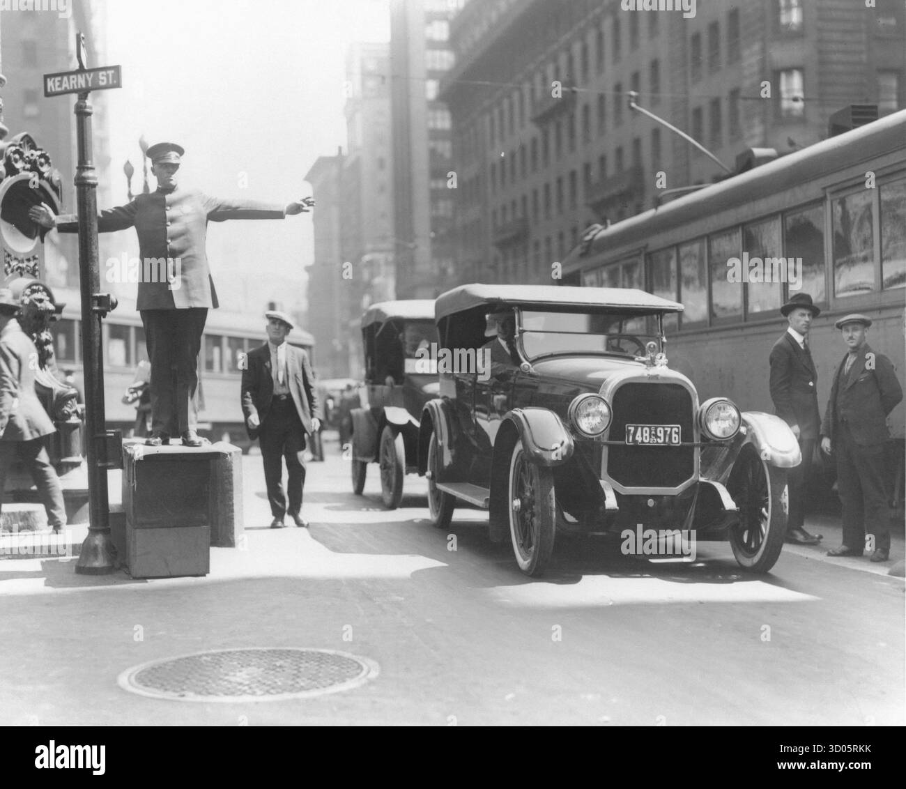 1920s men in suits hi-res stock photography and images - Alamy