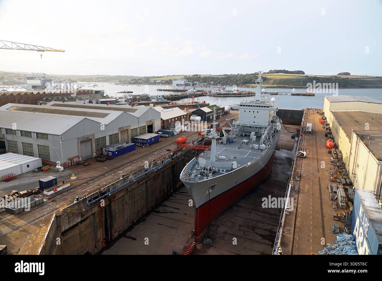 Ship repair in drydock view hi-res stock photography and images - Alamy