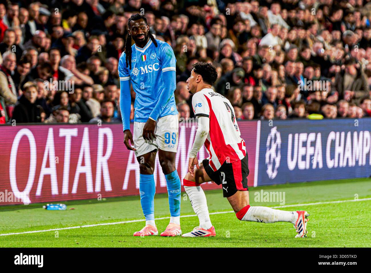 Frank Anguissa of SCC Napoli looks dejected during the UEFA Champions ...
