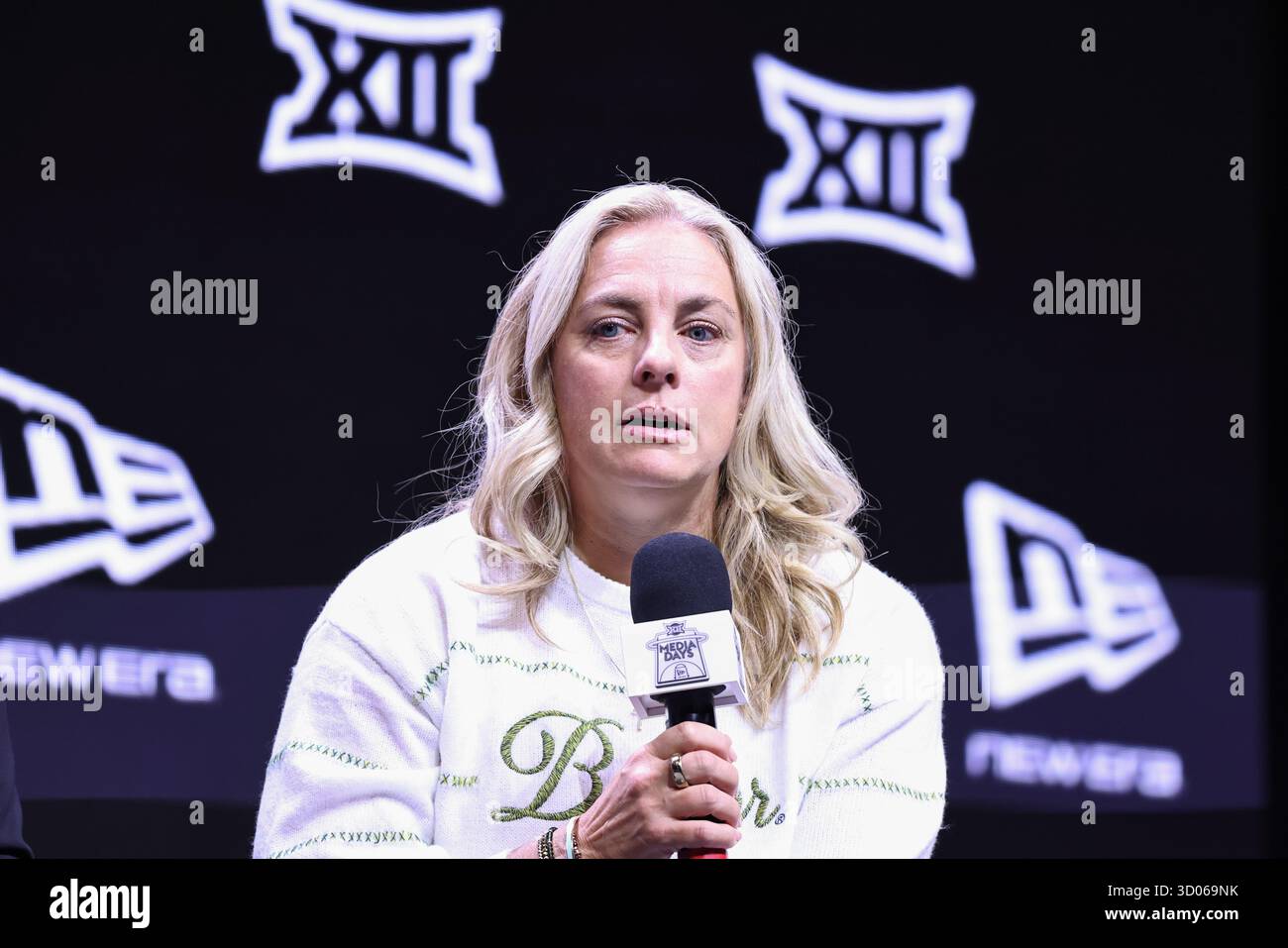 KANSAS CITY, MO - OCTOBER 21: Baylor Bears head coach Nicki Collen ...