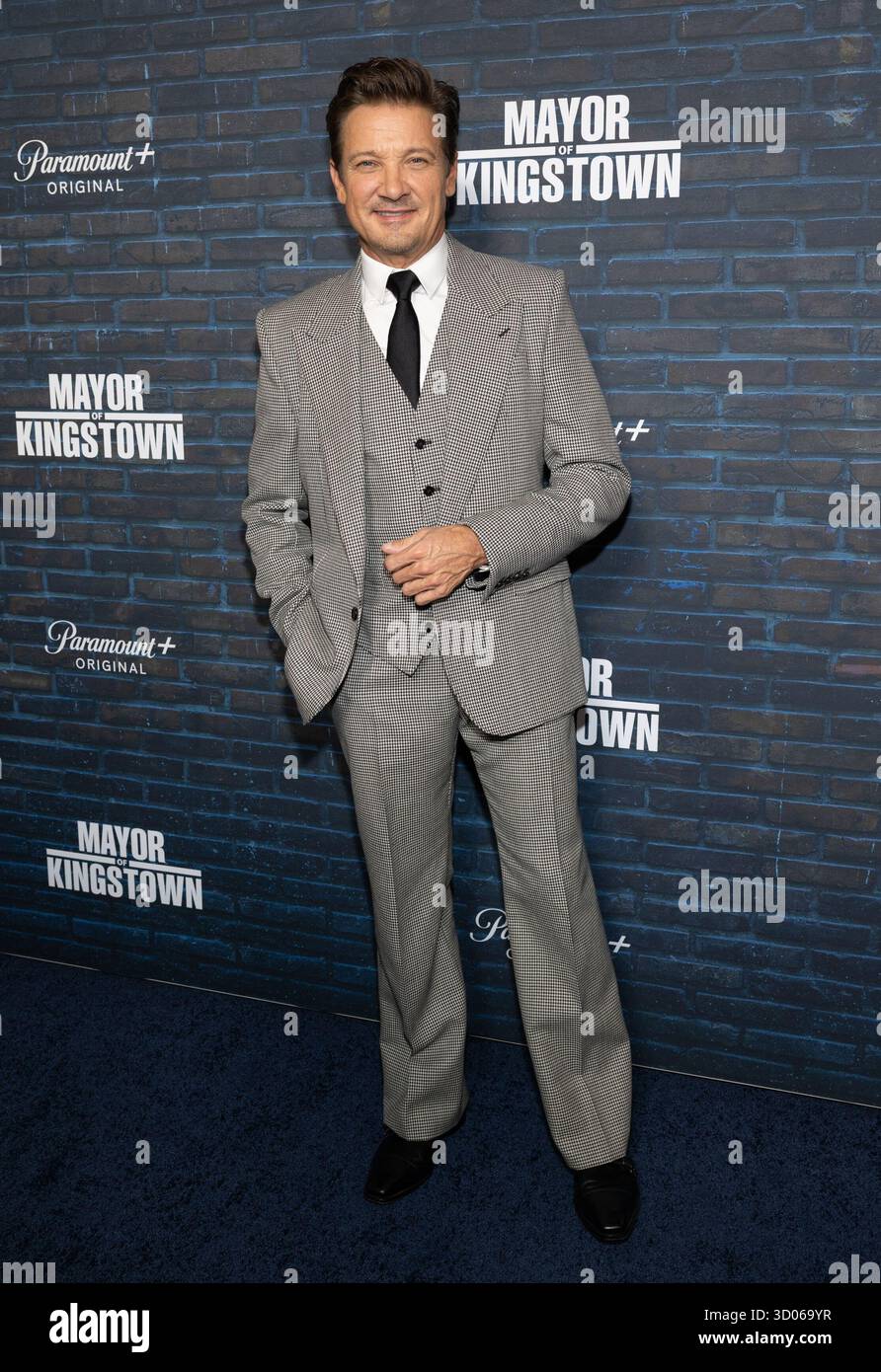 Jeremy Renner attends the Paramount+ premiere of "Mayor of Kingstown ...
