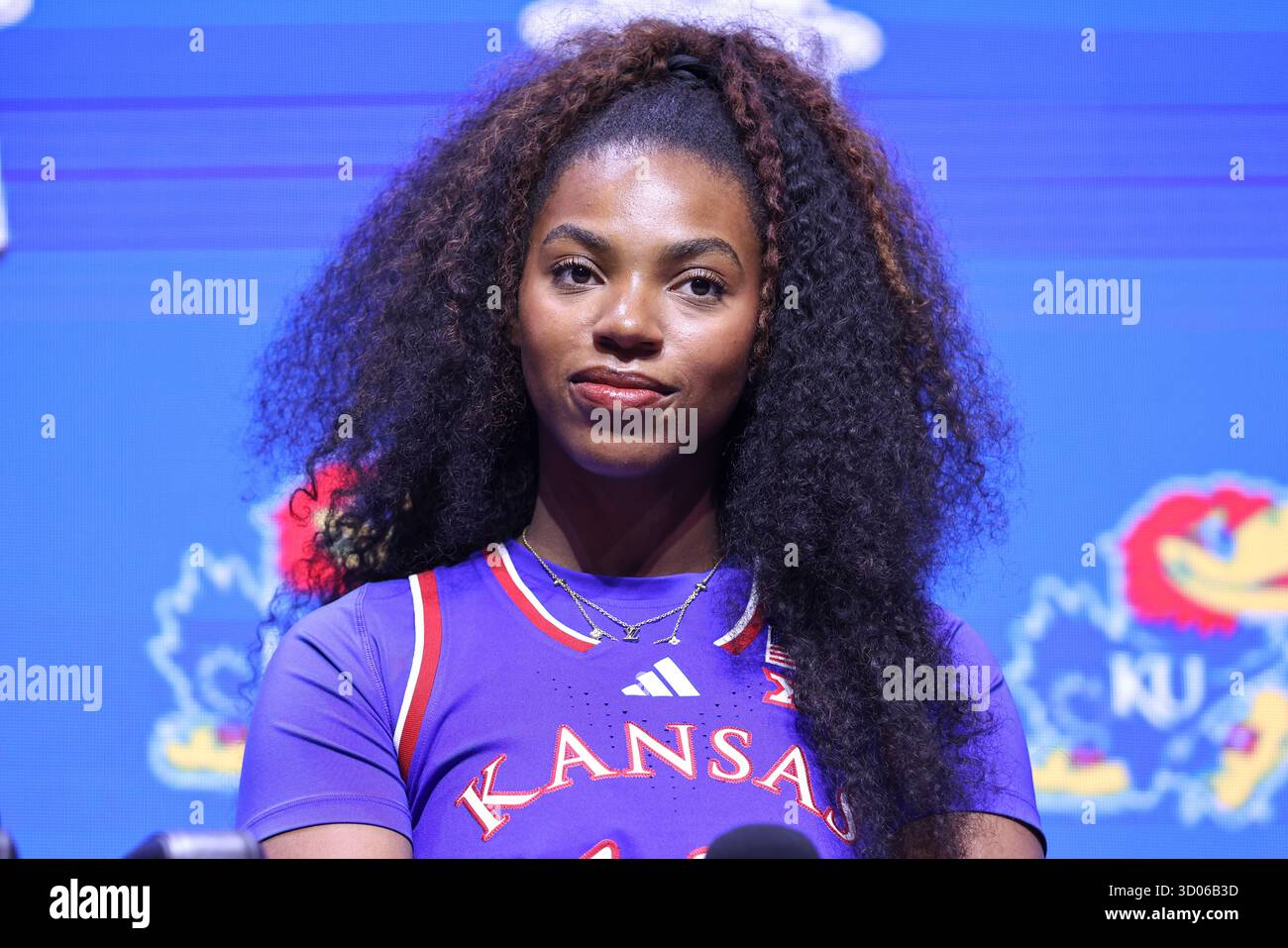 KANSAS CITY, MO - OCTOBER 21: Kansas Jayhawks S'Mya Nichols during the ...