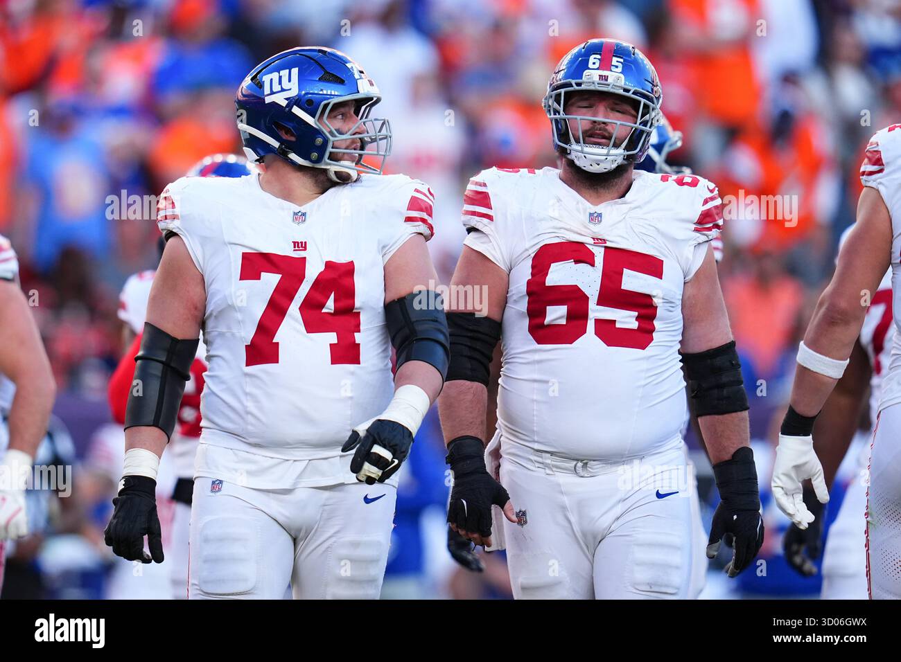New York Giants guard Greg van Roten (74) and guard Austin Schlottmann ...