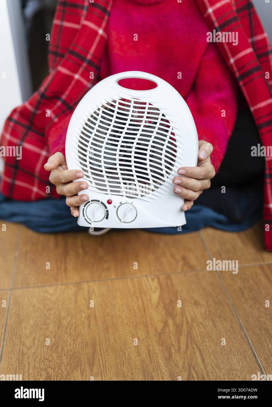 Woman in plaid holds hand hi-res stock photography and images - Alamy