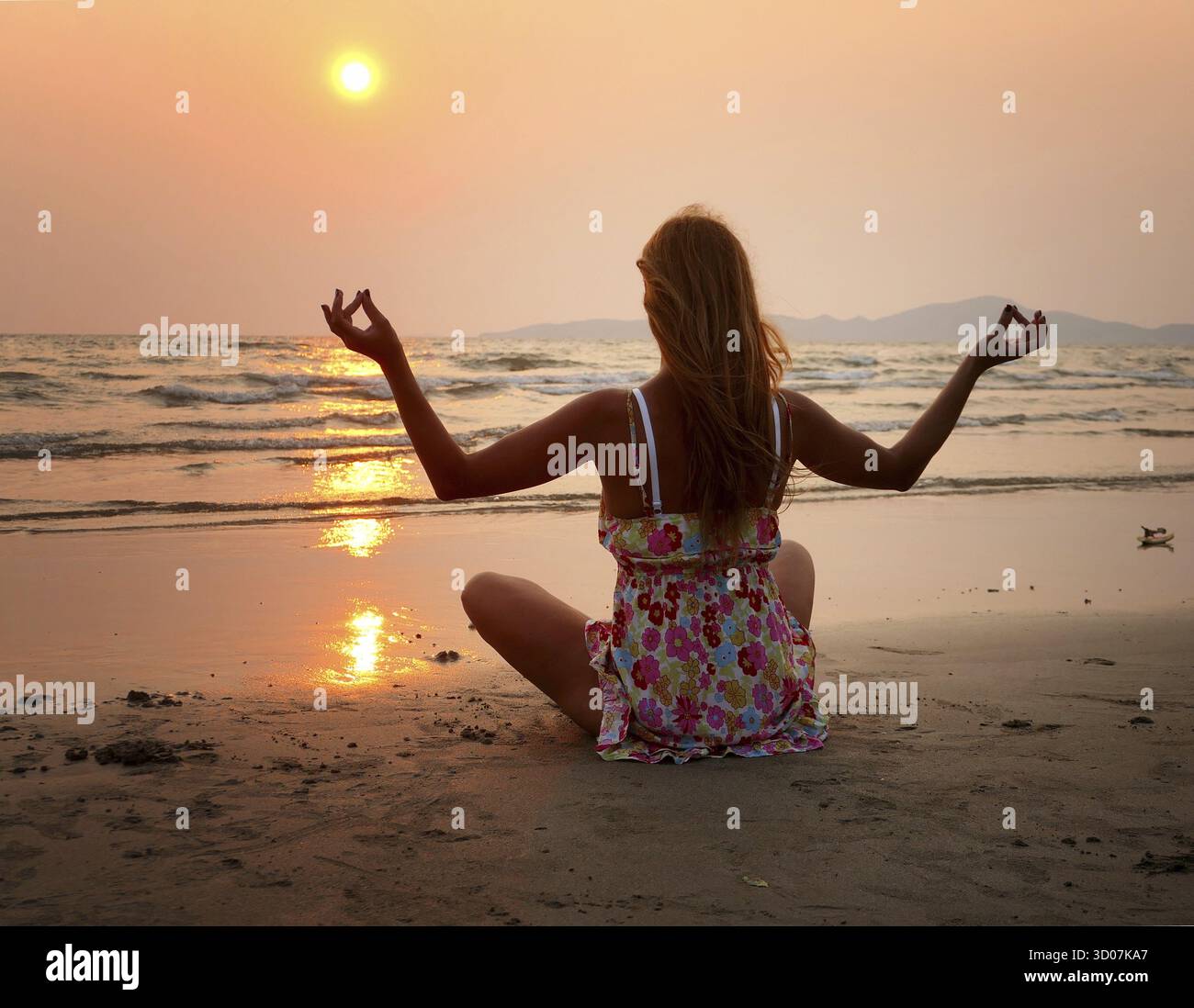 Yoga woman on sport hi-res stock photography and images - Alamy