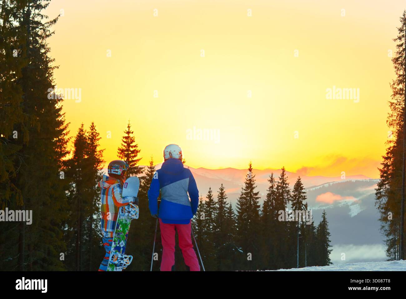 Skier snowboarder having fun hi-res stock photography and images - Alamy