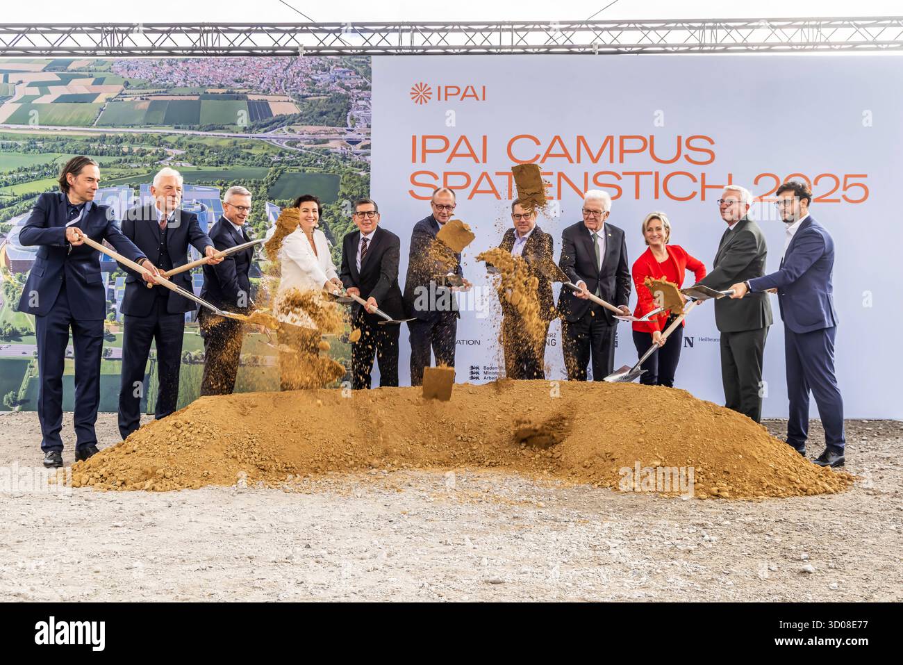 Von links Architekt Jacob van Rijs, OB Harry Mergel, Digitalminister Dr ...