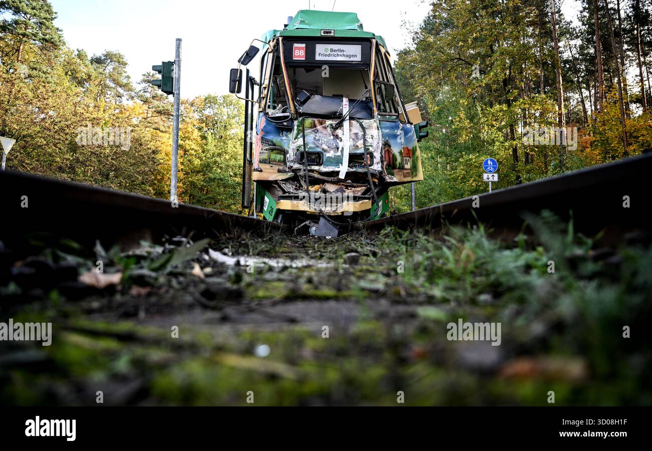 Woltersdorf, Germany. 21st Oct, 2025. A damaged streetcar from ...